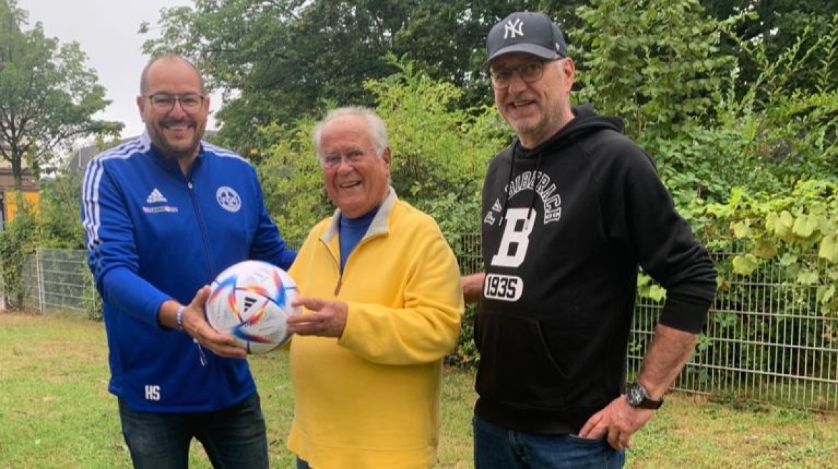 Ballspende gegen den FV Dinglingen | Baden Ballspende gegen den FV Dinglingen | Baden